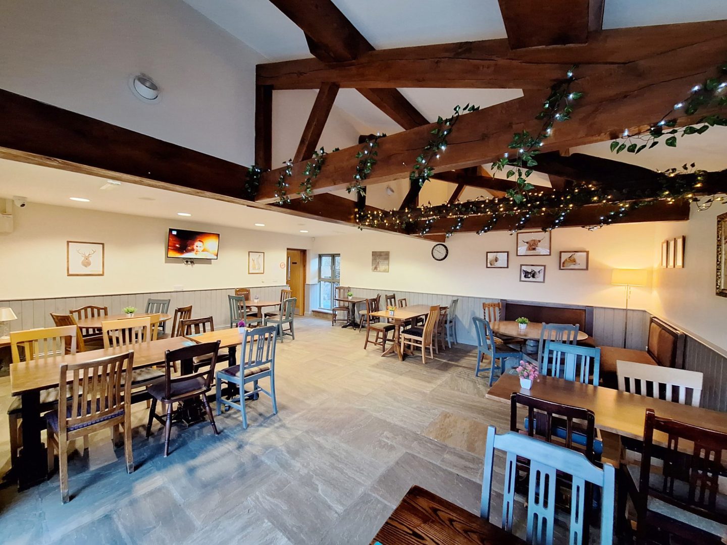 Bay View's Bar, Cafe & Restaurant - Dining Facilities | Holgates